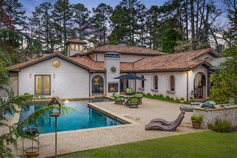 Casa con piscina rompecabezas en línea