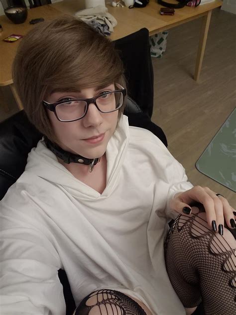 Felt Really Cute Figured I D Share Scrolller