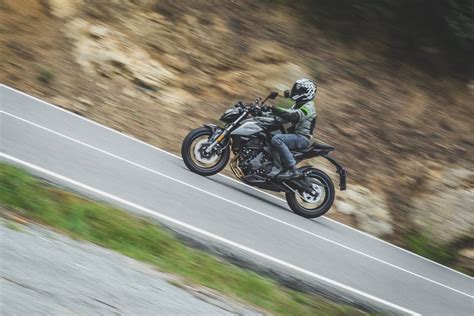 CFMoto 650 NK Prueba Precio Ficha Técnica MundoMotero