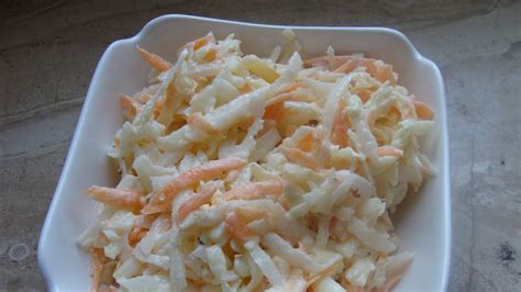 Przepis Surówka z kalarepy i marchewki przepis Gotujmy pl