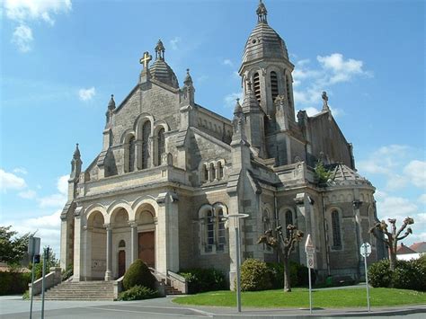La Roche Sur Yon Day Trip Visit France