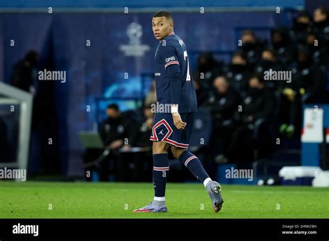 PARIJS FRANCE DECEMBER 7 Kylian Mbappe Of Paris Saint Germain