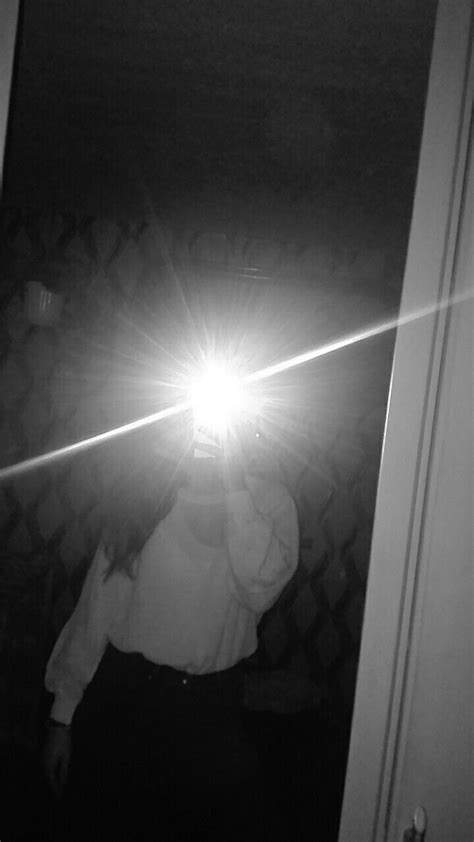 81 Aesthetic Mirror Pictures With Flash IwannaFile