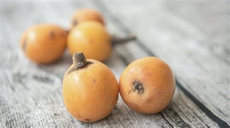 17 Yellow Fruits From Around The World
