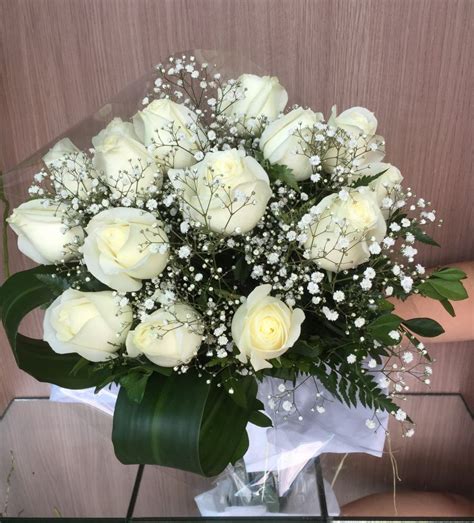 Natureza Floricultura Buquê 18 rosas brancas