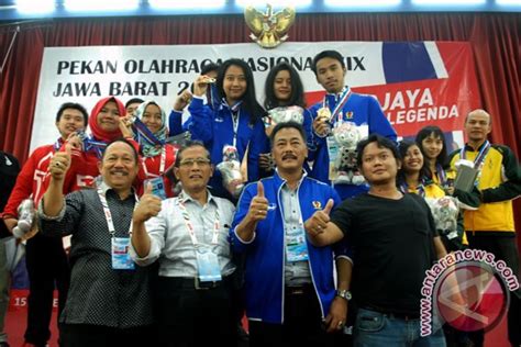PON 2016 Jabar Raih Emas Catur Kilat Beregu Putra ANTARA News
