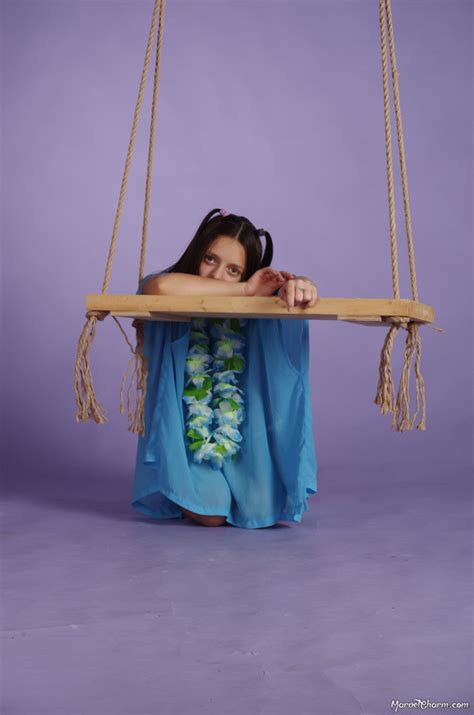 Marvel Charm Nika Swing Postimages