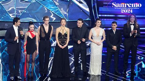 Sanremo 2024 Il Ritorno Del Cast Di Mare Fuori Sul Palco Dell Ariston