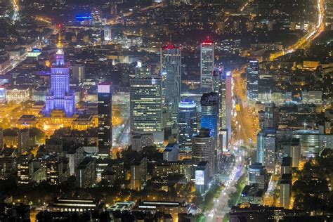 Warszawa wieżowce nocą POLAND ON AIR