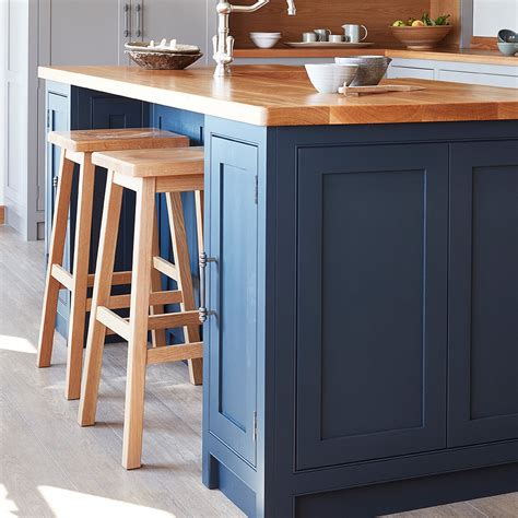 The Raynham Classic Shaker Kitchen With A Farmhouse Touch Naked