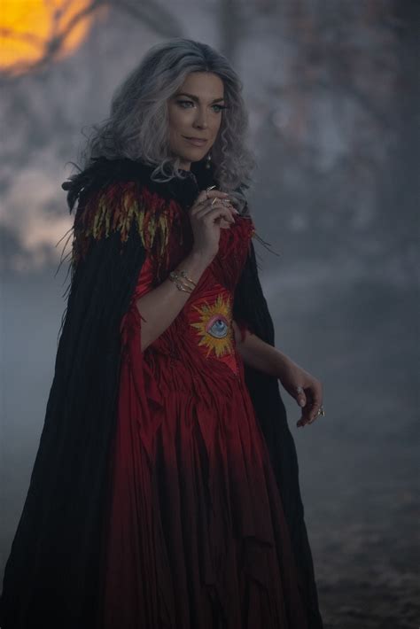 Foto De La Pel Cula El Retorno De Las Brujas Foto Por Un Total De