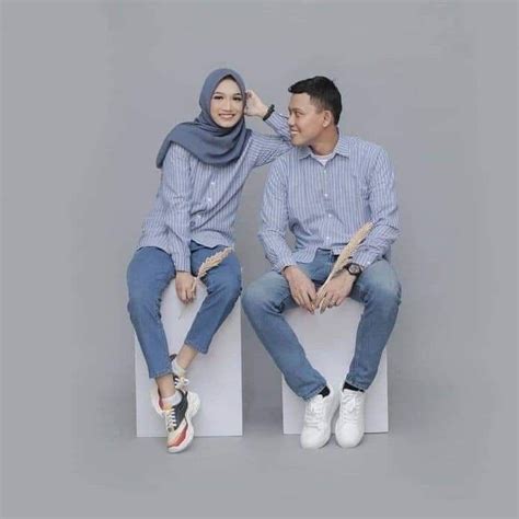 Pin Oleh Djkelabu Di Quick Saves Pose Prewedding Pakaian Pasangan