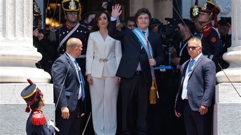 Começamos a era de reconstrução da Argentina diz Milei em 1º discurso