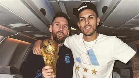 La Reveladora Frase De Lionel Messi En La Postal Del Abrazo Con Leandro Paredes Ar
