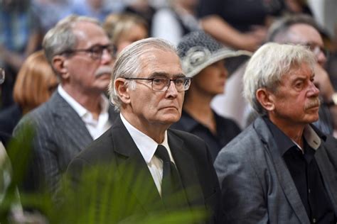 Tak wyglądał pogrzeb Jerzego Stuhra ZDJĘCIA Oni przyszli na ostatnie