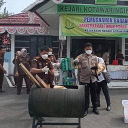 Perkara Sudah Inkrah Kejari Kobar Musnahkan Puluhan Barbuk Kasus