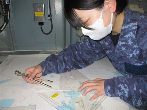 メグ 永遠36 先々代 先代 on Twitter RT JMSDF EF 造船所で整備中護衛艦の乗員はどんな作業をしているのか
