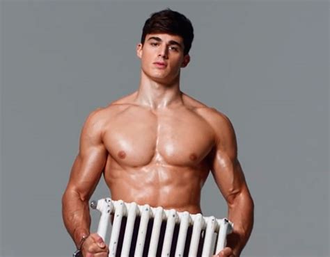 Pietro Boselli Desnudo En El Anuncio De Un Gimnasio CromosomaX