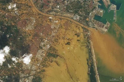Imágenes de las mortíferas inundaciones en Valencia debido a una DANA