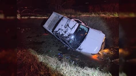 Muere mujer tras volcadura de auto en Tangancícuaro La Balanza