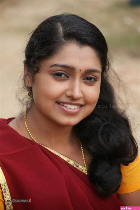 Tamil Aunty Facebook Hot And Sexy Photos Free Sex Photos And Porn Images At Sex1fun
