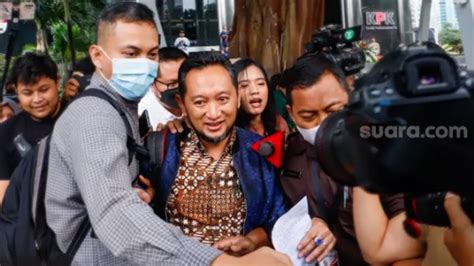 Skandal Korupsi Mengguncang Kepala Bea Cukai Makassar Tersangka Dan