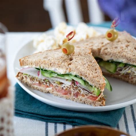 Hummus Sandwich Healthy And Delicious Recipe