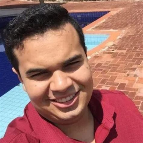 Saiba quem é o jovem morto em trágico acidente evolvendo duas caminhonetes
