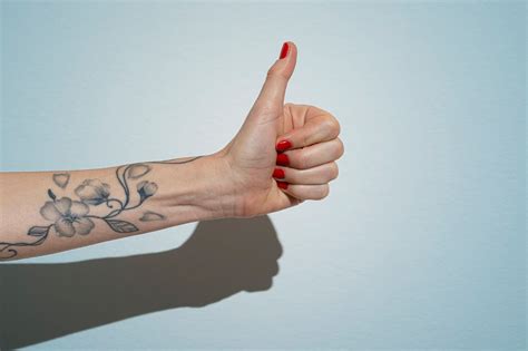 Top 48 tatuajes en el brazo para mujer pequeños Abzlocal mx