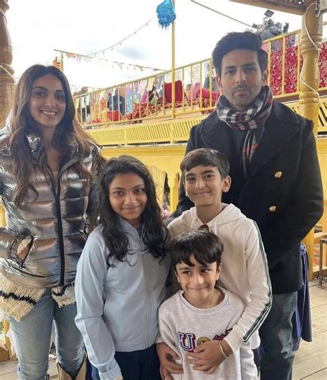 Kartik Aaryan Kiara Advani In Kashmir For Satyaprem Ki Katha Shoot