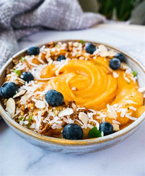 Healthy Tropical Breakfast Smoothie Bowl Shuangy S Kitchensink