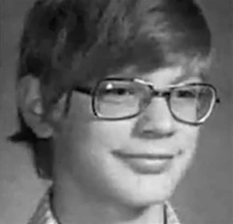 Ezpoiler Así lucía en la vida real Jeffrey Dahmer durante su infancia