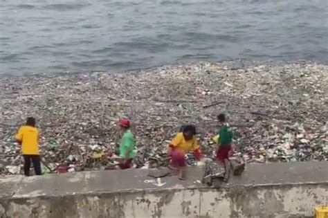 TINGNAN Bahagi Ng Manila Bay Tambak Ng Basura Matapos Umulan ABS CBN