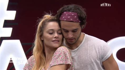 Nos Chers Voisins Joy Esther Change Radicalement De T Te Elle Opte
