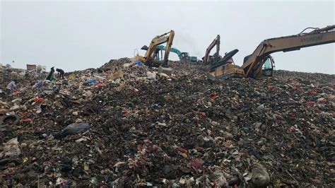 Ditutup 2 Hari Karena Longsor Ini Penampakan Gunung Sampah Setinggi 30
