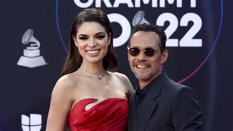 Marc Anthony y Nadia Ferreira presentan a su primer hijo en común