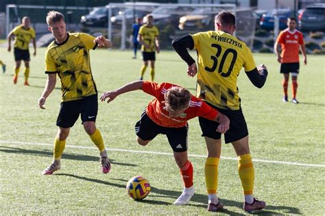 V liga grupa zachodnia Zmiana lidera w 14 kolejce Na szczyt wróciła