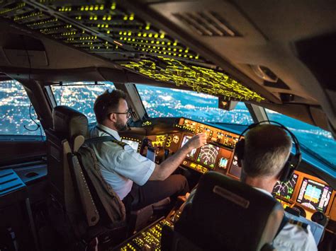 Cuánto gana un piloto aviador en México Este es su salario en 2024