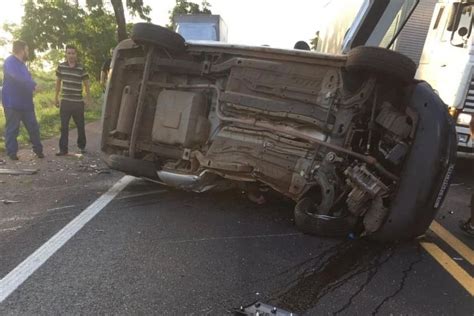 Acidente deixa um morto e quatro feridos na BR 153 em São Francisco de