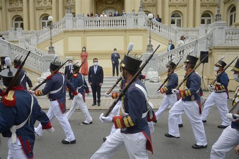 CLÁUDIO CASTRO TOMA POSSE COMO GOVERNADOR DO RIO UM DIA APÓS