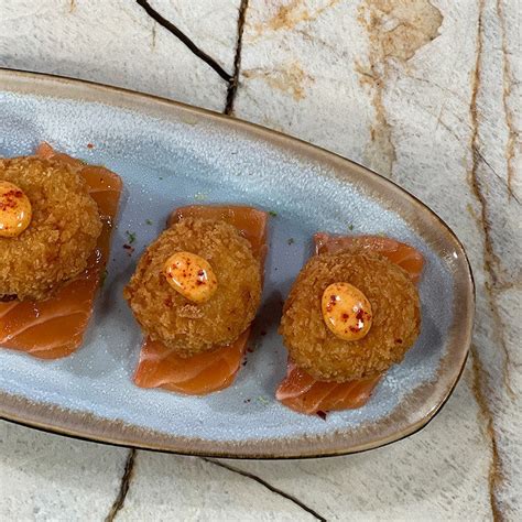 Arancini croustillants safranés saumon et mayonnaise pimentée tous