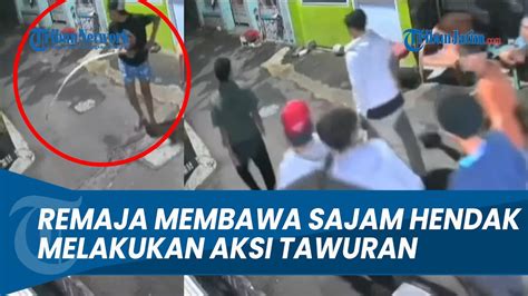 AKSI REMAJA TEREKAM CCTV MEMBAWA SENJATA TAJAM HENDAK MELAKUKAN TAWURAN