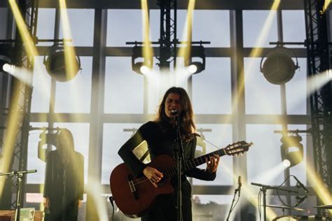 Tdi Tipt Naked Song Vult Op April Alle Puntjes Van Muziekgebouw