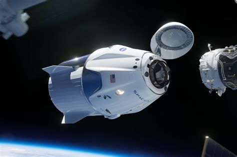 SpaceX припиняє виробництво космічних кораблів Crew Dragon