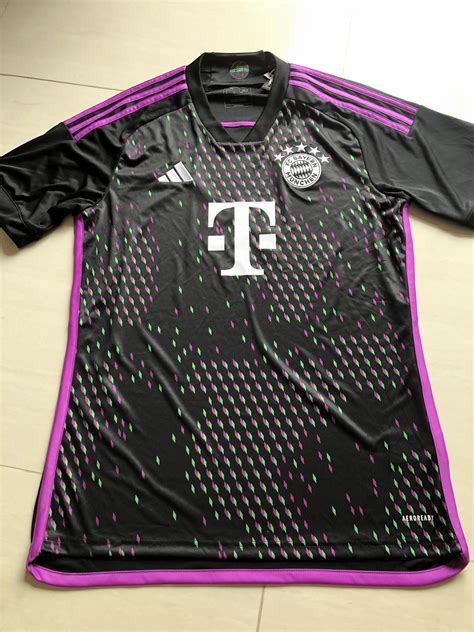Bayern Munich 2024 les nouveaux maillots réalisés par Adidas