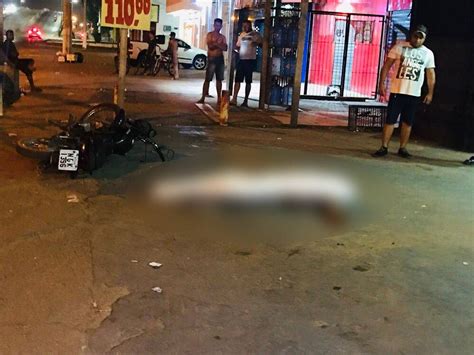 Assaltante é morto a tiros após assaltar vendedor de bilhete de ônibus