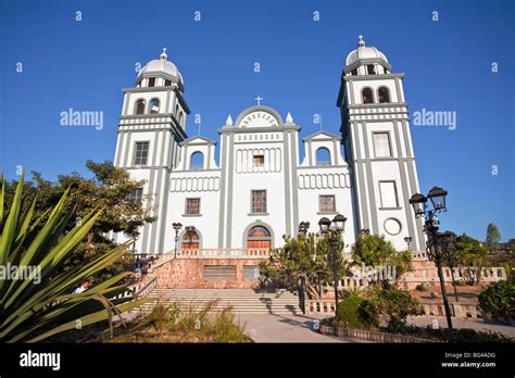 Tegucigalpa Honduras Suyapa Basilica De Suyapa Stockfotografie Alamy