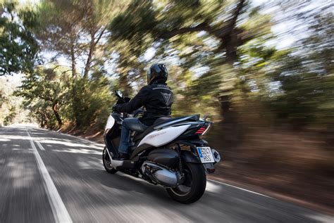 Motorrad Vergleich Suzuki Burgman Vs Kymco Xciting I Abs