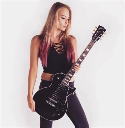Sophie Lloyd MYM Mujeres y música