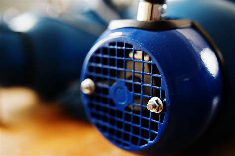 Funcionamiento y partes de un motor eléctrico Redes y Energías